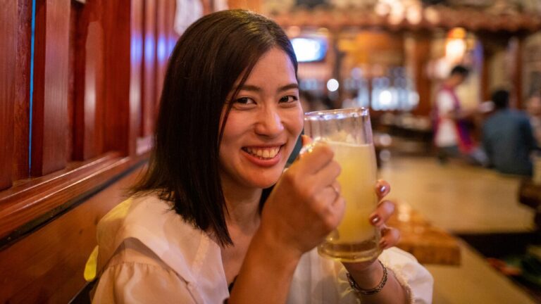 【2025年最新版】若者言葉・流行語を徹底解説！SNS発トレンドと意味まとめ - Oscar/オスカー